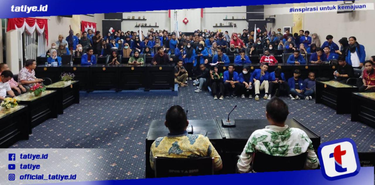 Mahasiswa UMGo Guncangkan Gedung DPRD, Sampaikan 4 Tuntutan - Tatiye.id